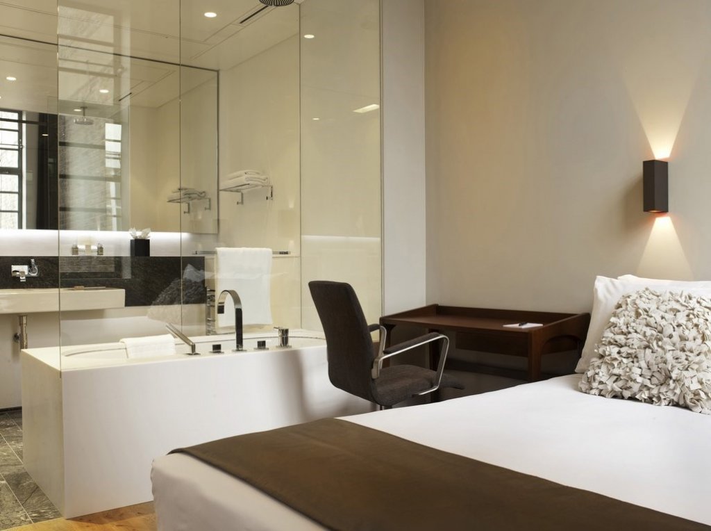 How to give a modern make over to a Studio Flat? – DesignWud Interiors